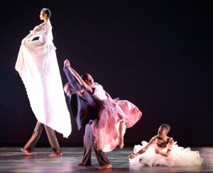 Alvin Ailey – Uprising, Suspended Women, Odetta – New York – DanceTabs
