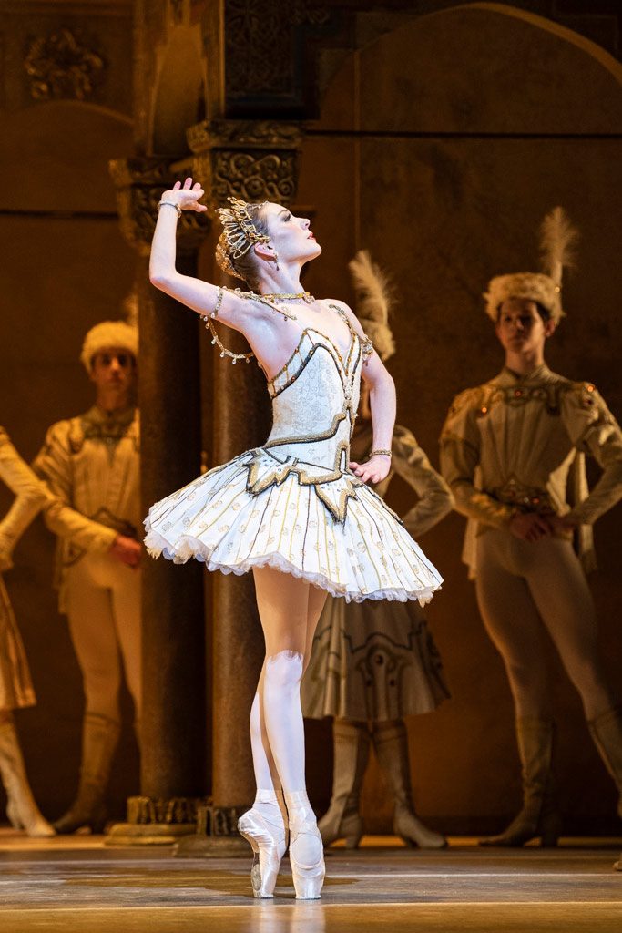Gallery – Royal Ballet in Concerto / Enigma Variations / Raymonda Act ...